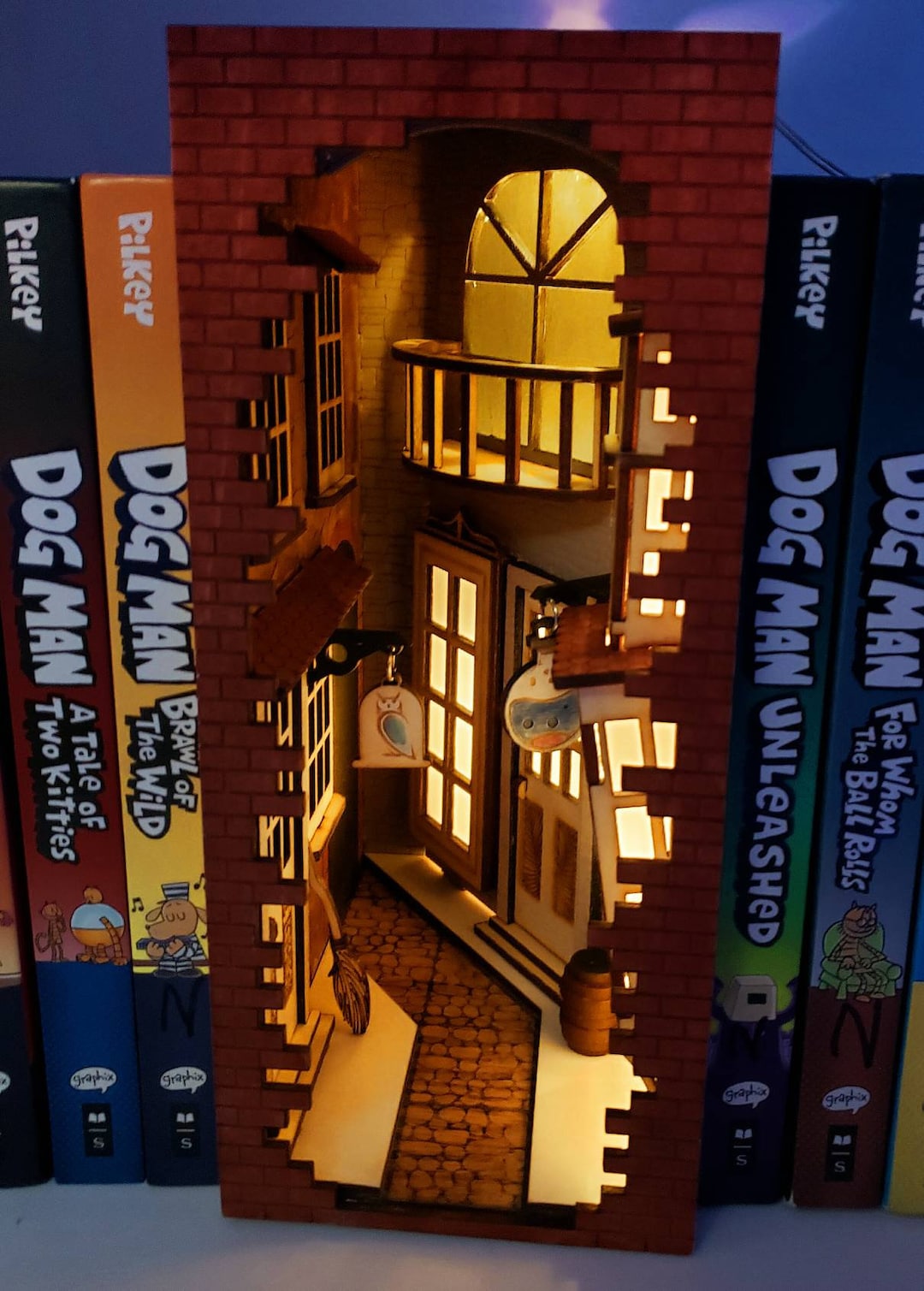 Book Nook - Book End - Book End Scene - Book Nook Alley Scene ...