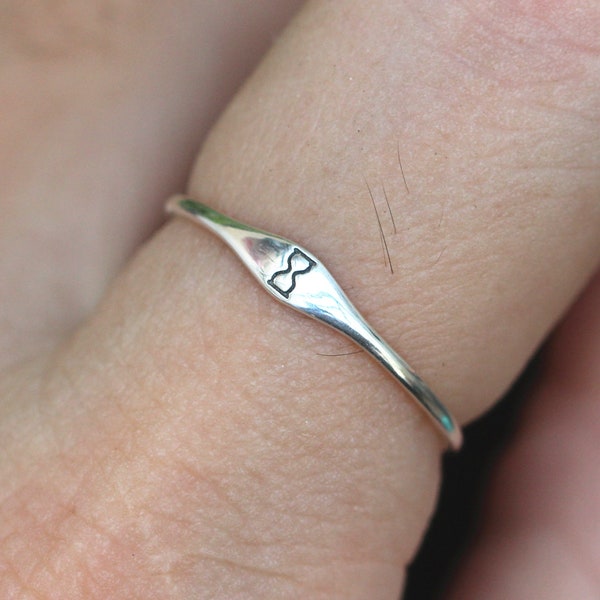 Hourglass Ring - Etsy