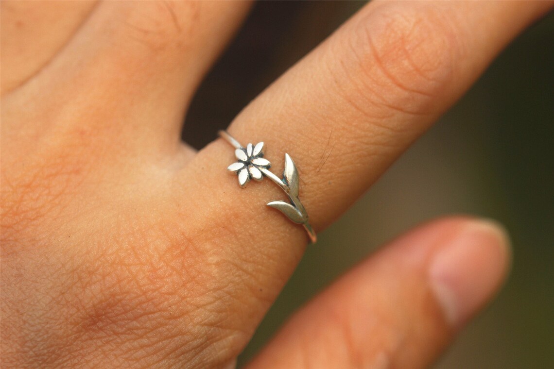 925 Silver Daffodil Ring: March Birth Flower Jewelry - Etsy