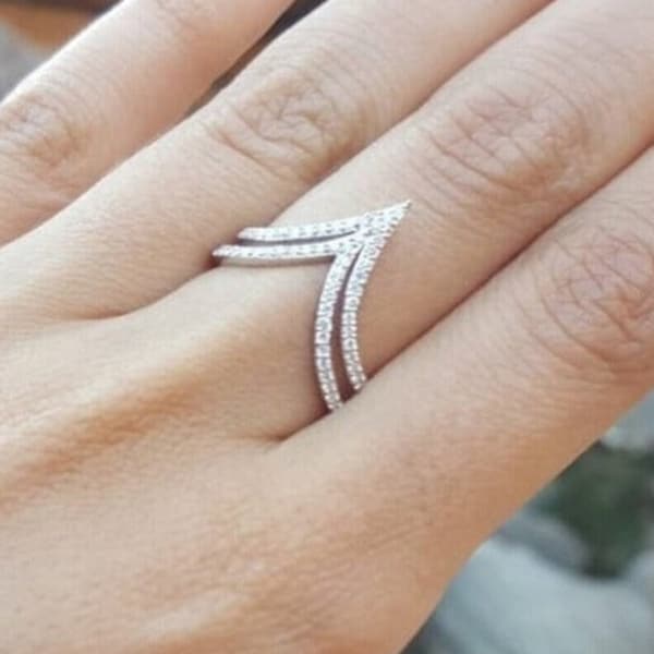 Deep V Ring - Etsy