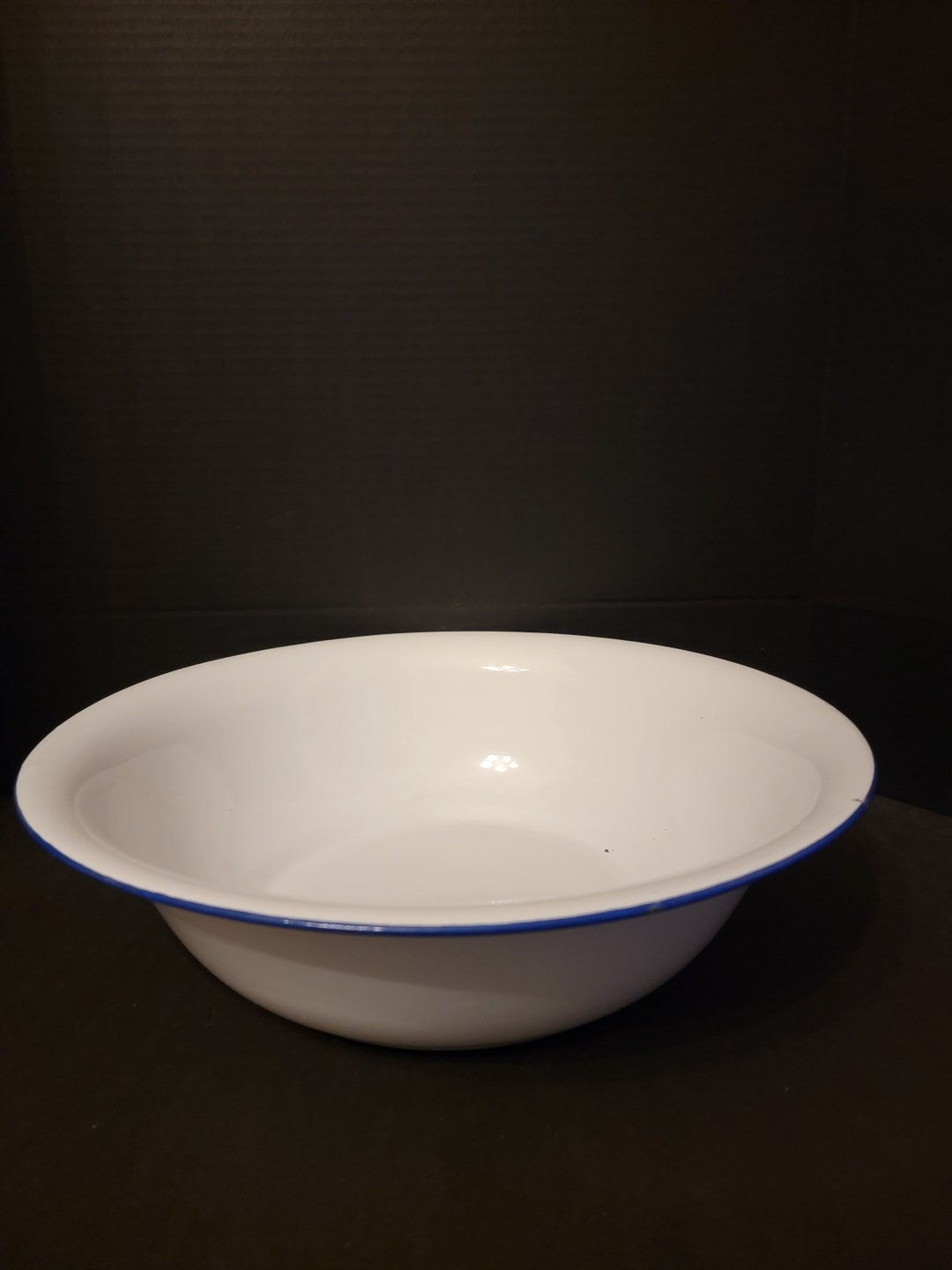 Vintage Enamelware Wash Basin White Blue Trim Farmhouse Porcelain 15.5 ...