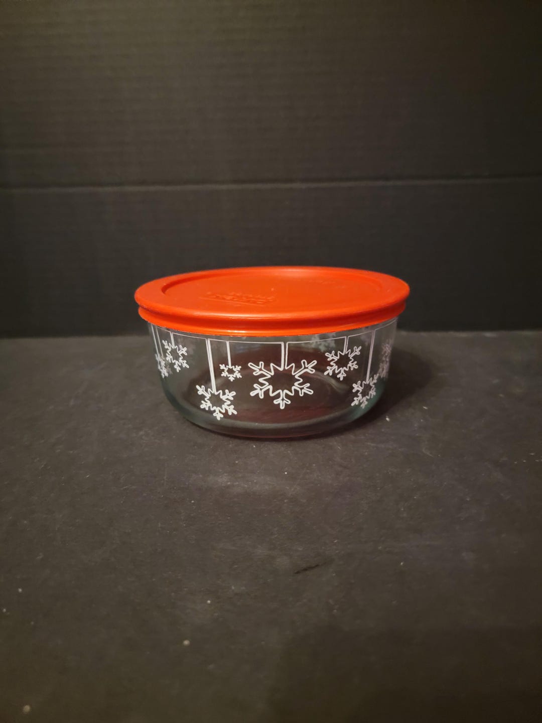 Vintage Pyrex Holiday Glass Storage Bowl #7201 Red Plastic Seal ...
