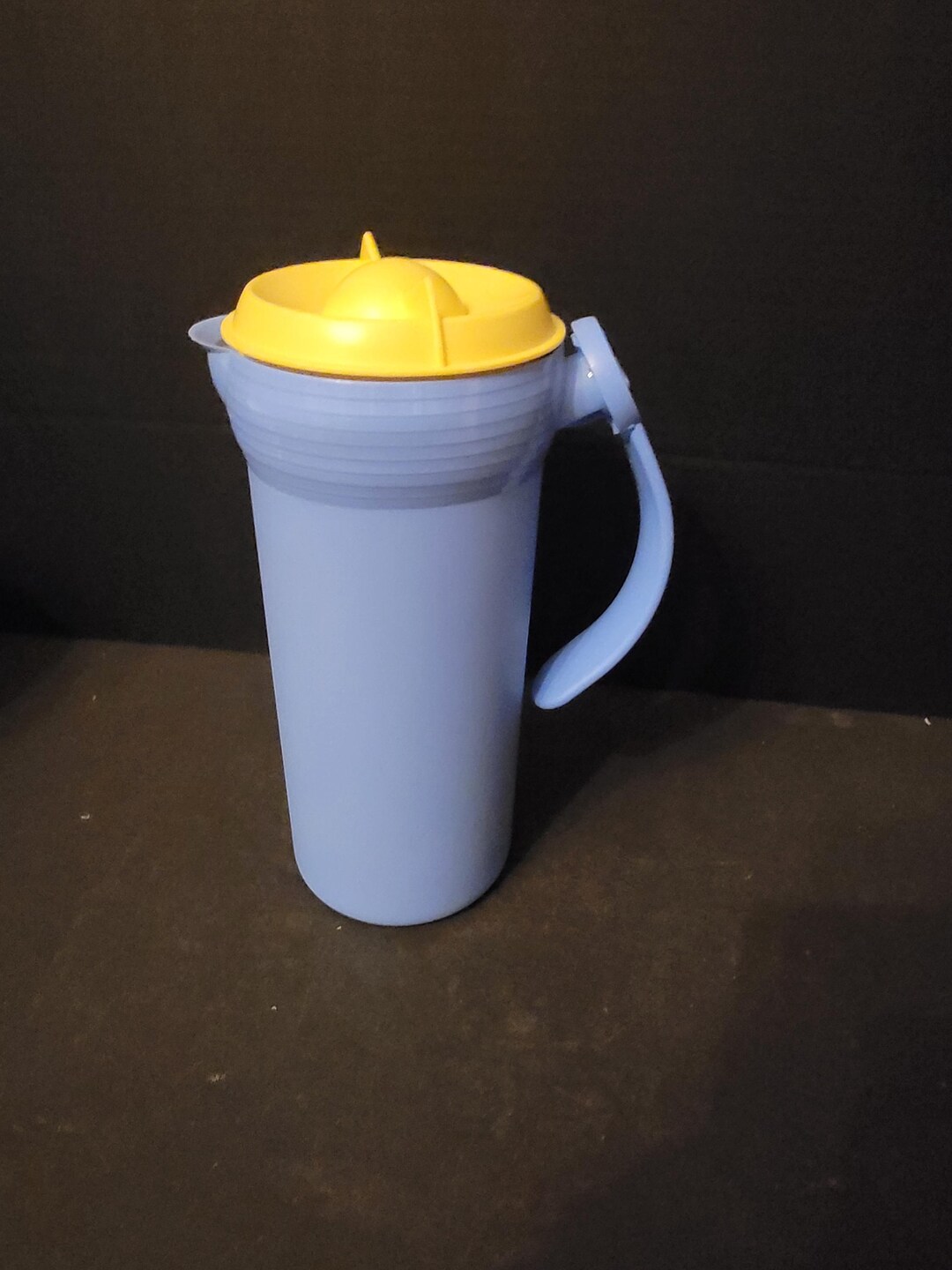 Vintage Official Tupperware Twist Pour Pitcher Blue and Yellow # 3412A ...