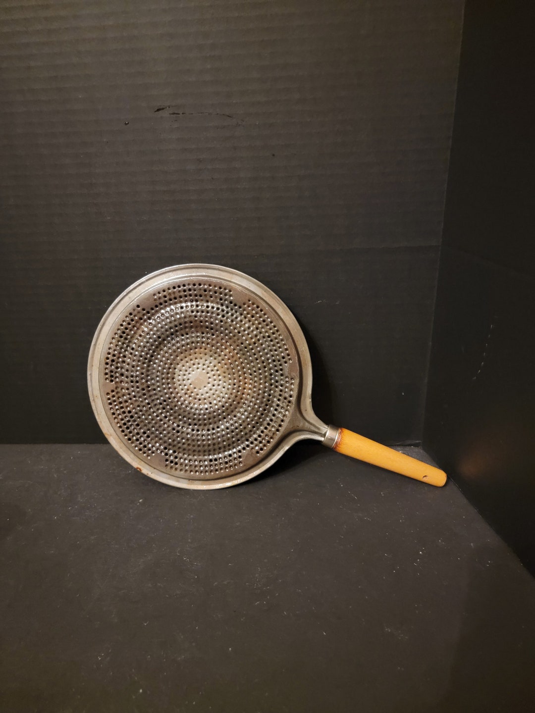 Vintage Hand Held Flat Splatter Screen/guard Metal Wooden Handle ...