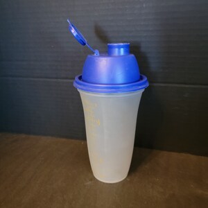 Vintage White Tupperware Quick Shake Shaker Container 16oz 844 With ...
