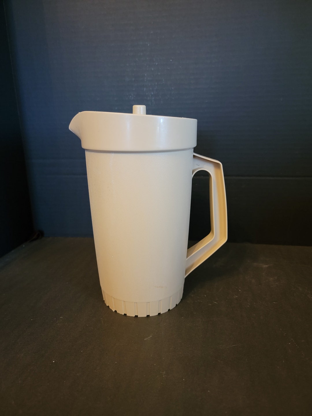 Vintage Tupperware Tan Pitcher W Push Button Seal Lid 1 Quart 874 ...