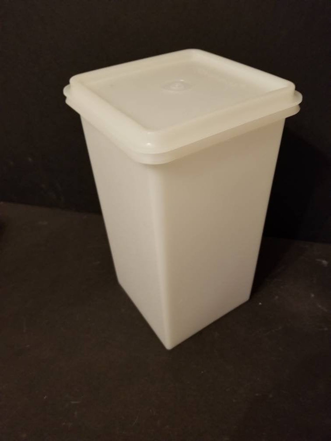 Vintage Tupperware Saltine Cracker Keeper #1314 W Seal Storage ...