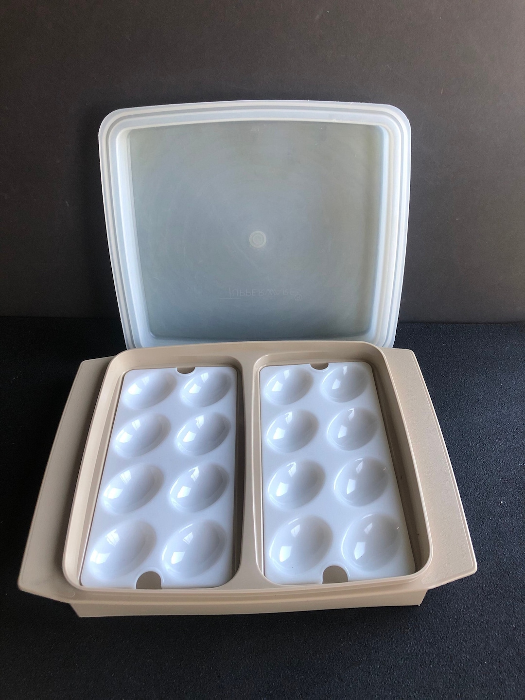 Vintage TUPPERWARE Deviled Egg Keeper Carrier Tray Almond Tan #723 ...