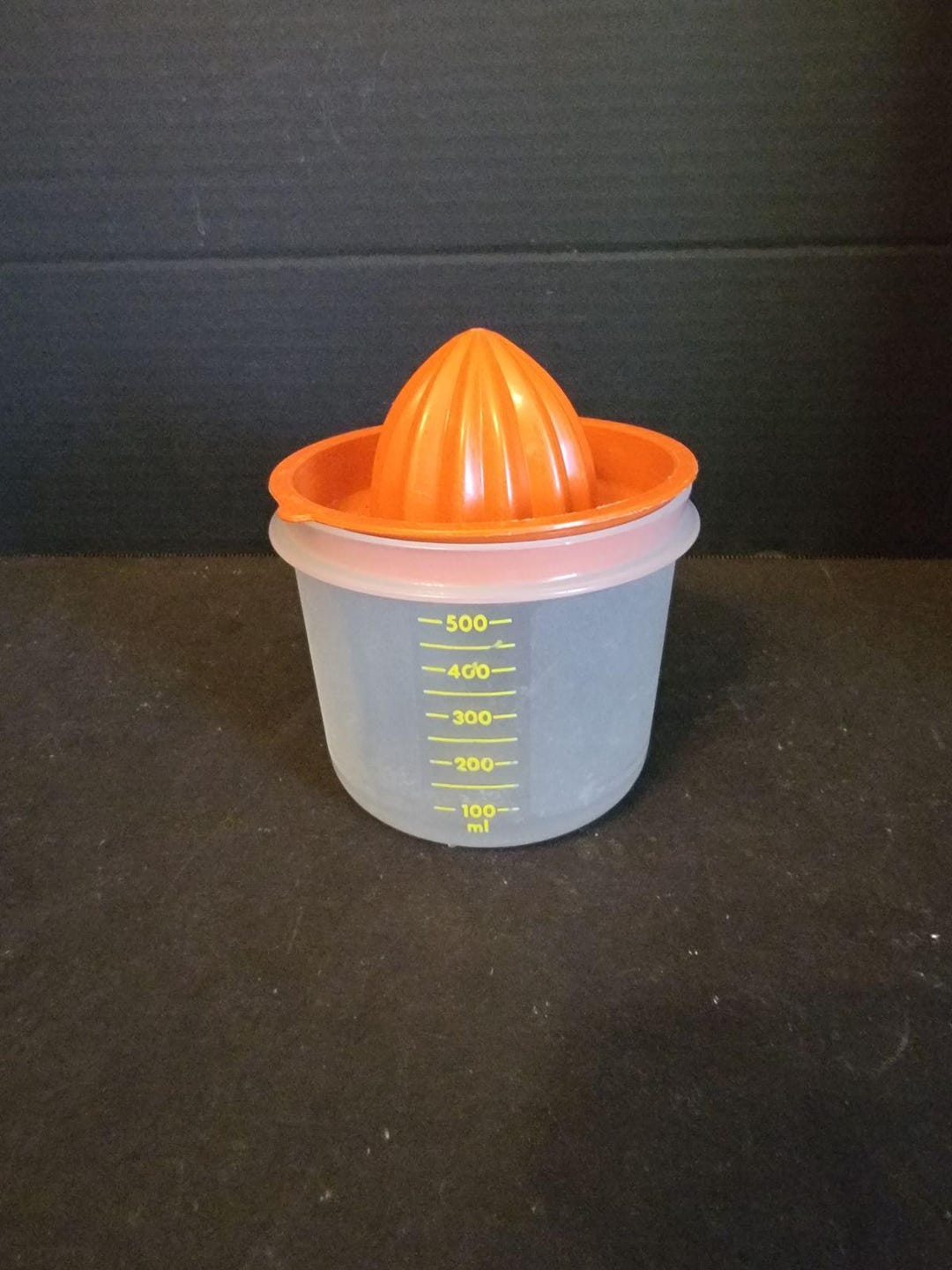 Vintage Tupperware Citrus Juicer Reamer 16 Oz Measuring Cup 3pc #1493 ...