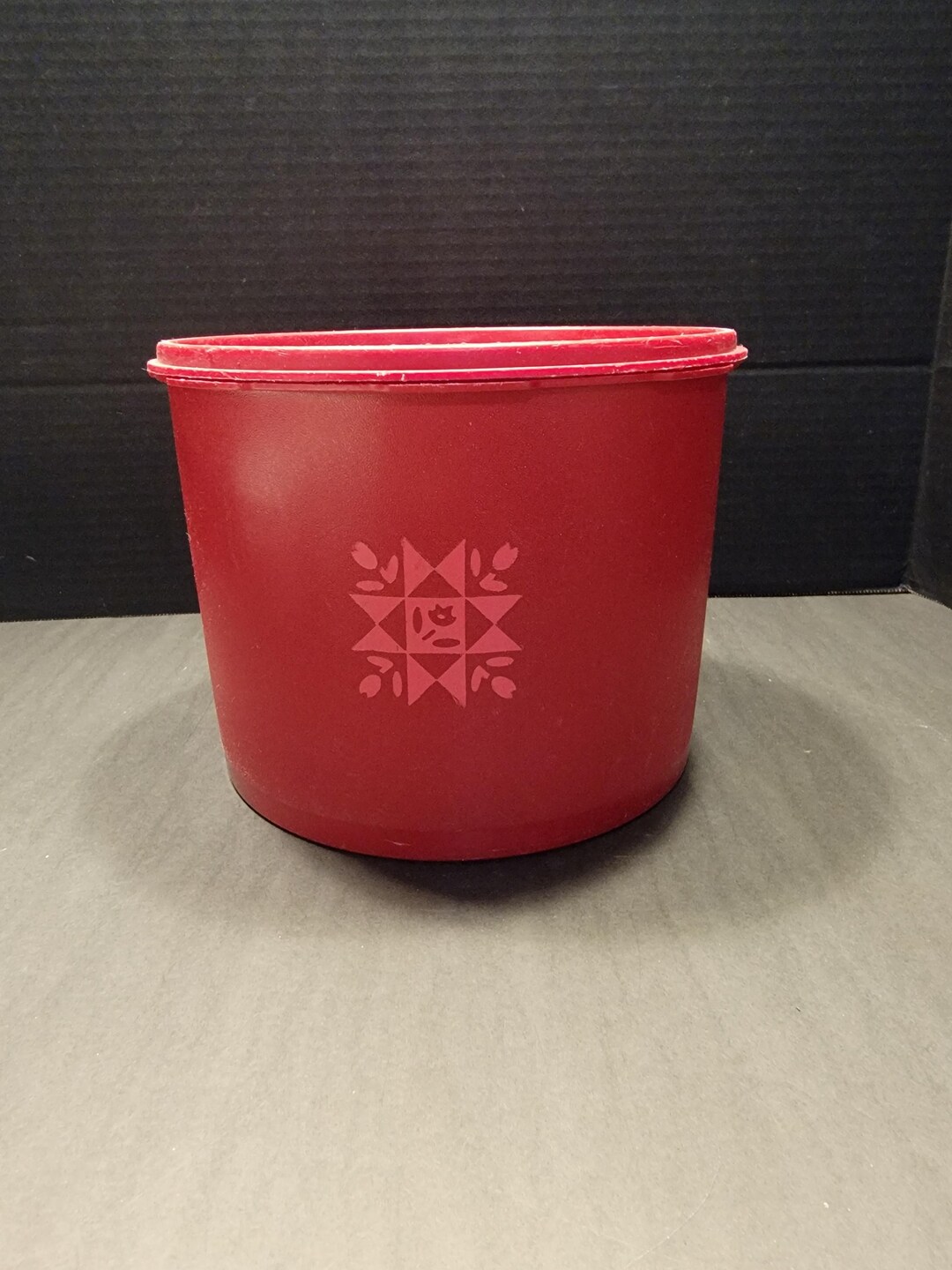 Vintage Tupperware Servalier Red Canister W Lid #1626 Tulip Quilt ...
