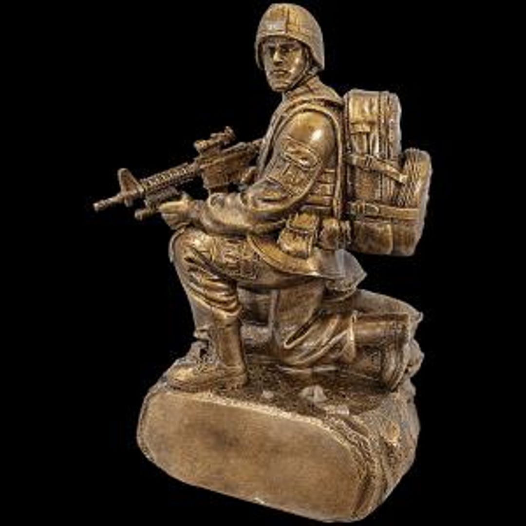 Military Kneeling Soldier Statue 10” – Antique Gold Resin Figurine With ...
