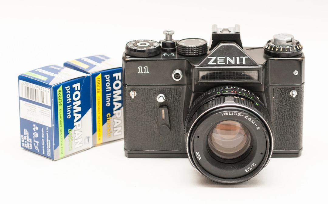 ZENIT 11 Film Camera With HELIOS 44-M 55mm Lens & FOMAPAN Film - Etsy UK