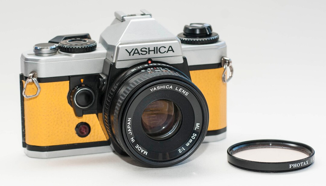 YASHICA FX-D Quartz With 50 Mm F2 Lens. Silver With Yellow Skin. - Etsy