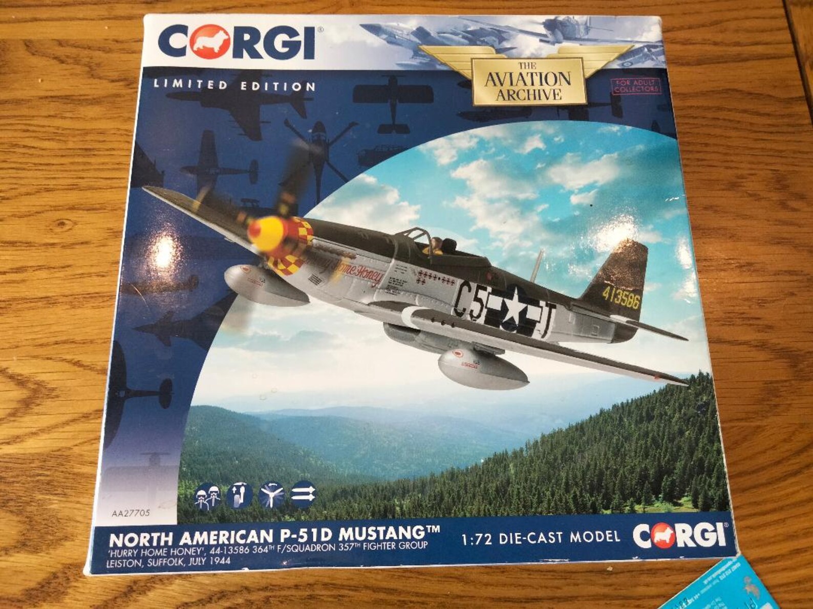 Die Cast Sale-grab a Bargain - Corgi 1:72 Scale North American P-51D ...