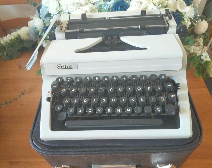 VINTAGE ERIKA ROBOTRON 105 Portable Typewriter - Etsy
