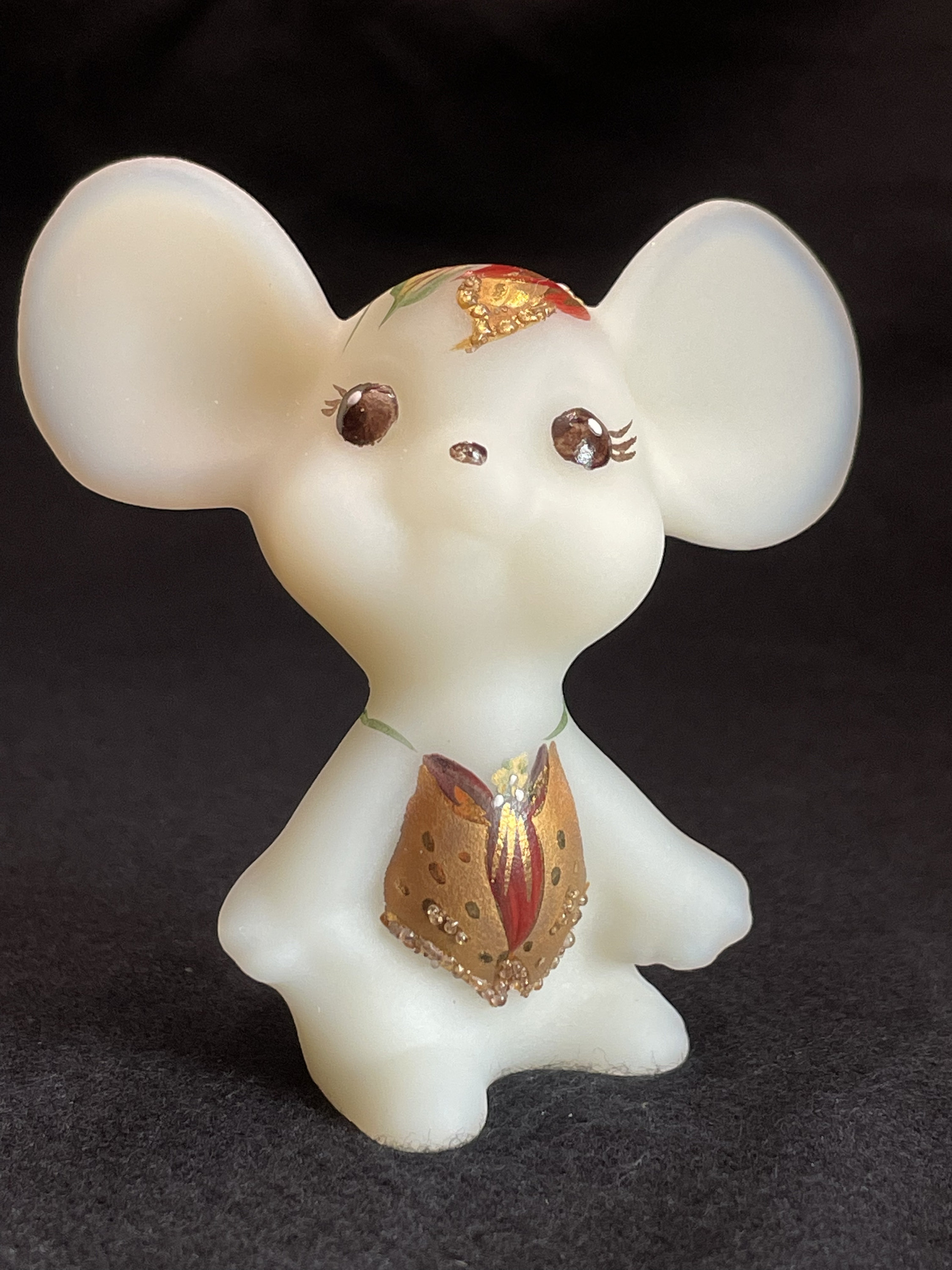 Fenton Ivory Satin Mouse - Etsy