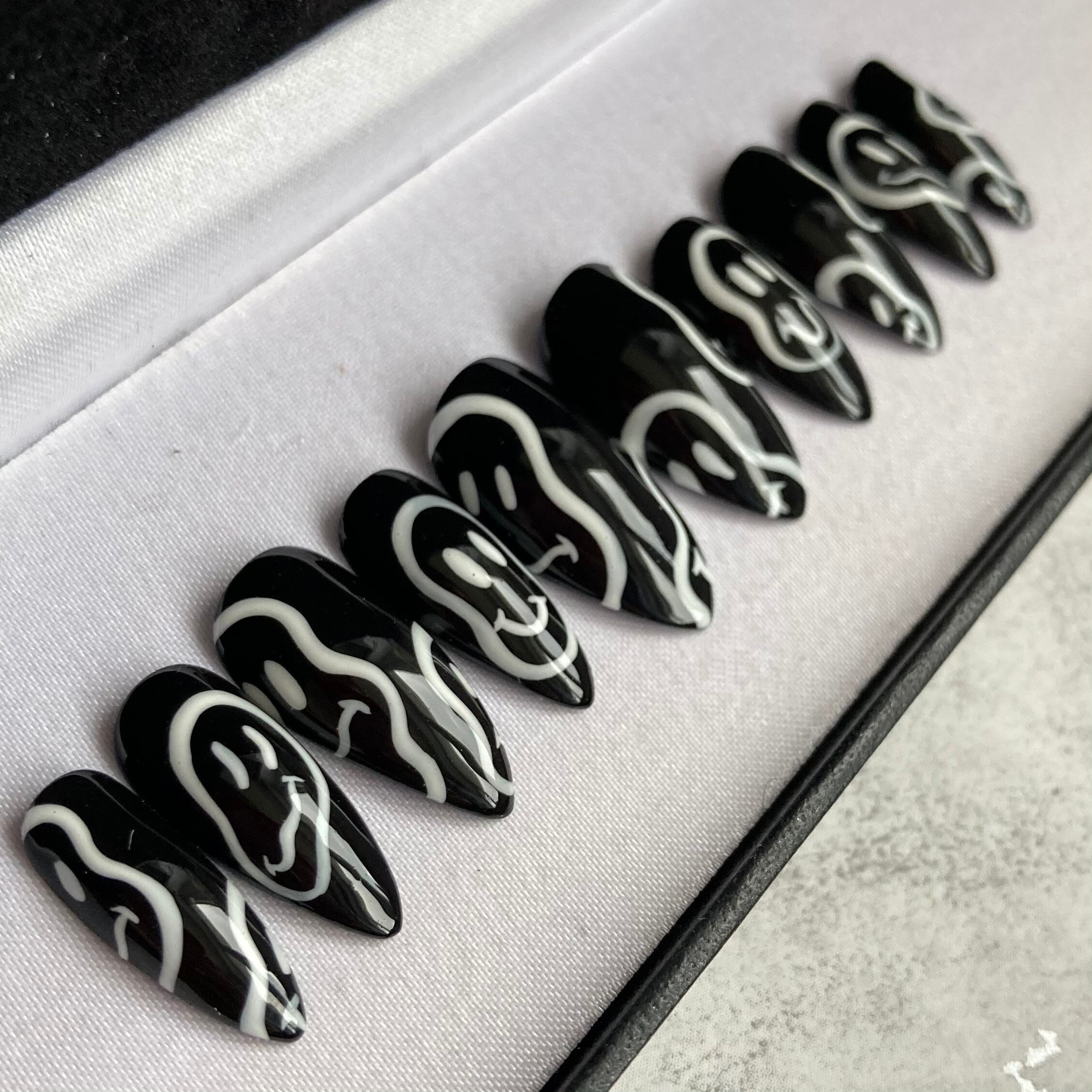 Wibbly Wobbly Press-on Nails - Etsy UK