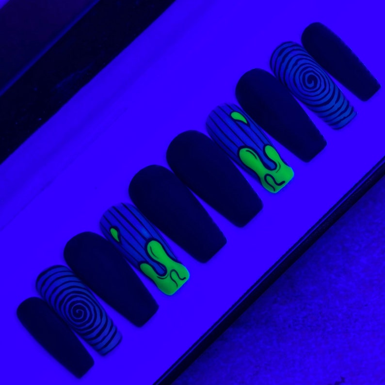 Matte Slime Spirals and Stripes Press-on Nails - Etsy