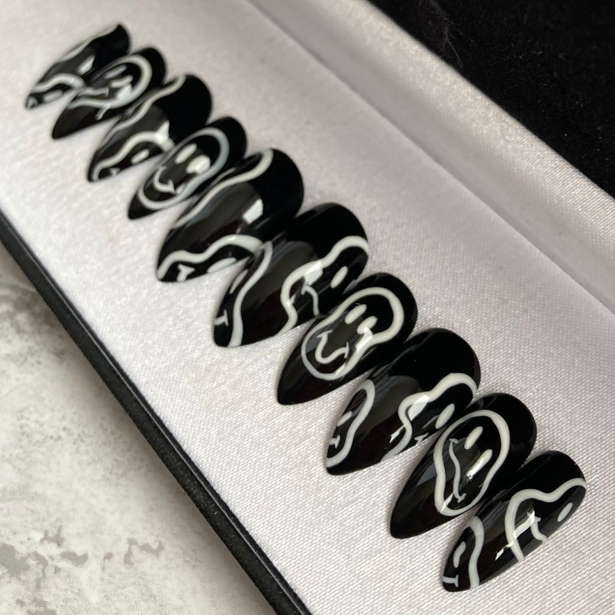 Wibbly Wobbly Press-on Nails - Etsy UK