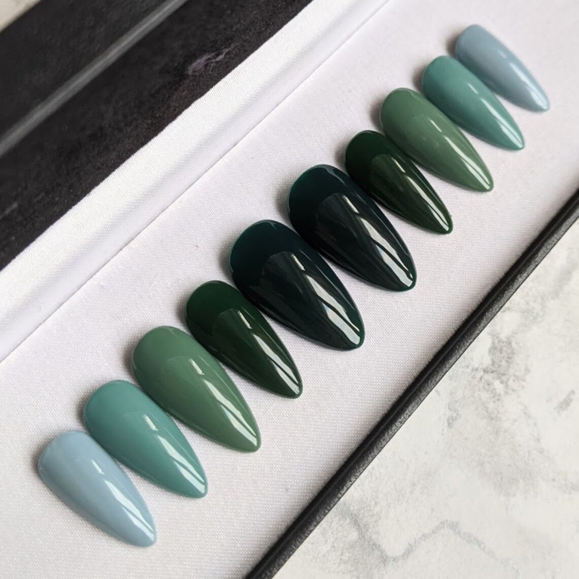 Emerald Fade Press-on Nails | Etsy