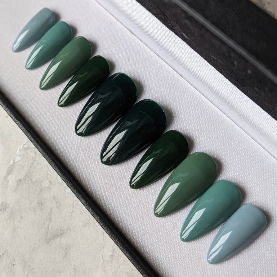 Emerald Fade Press-on Nails | Etsy