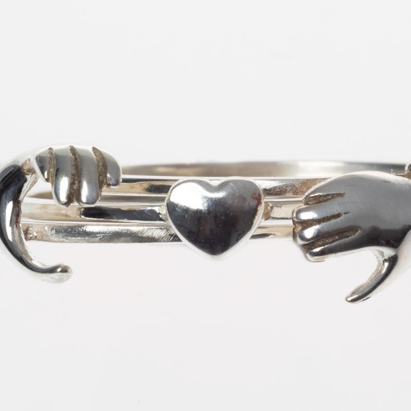 Heart Hand Ring - Etsy
