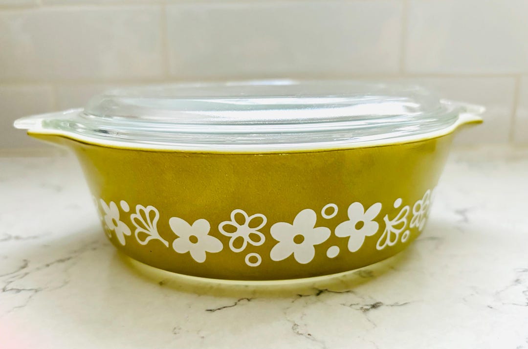 Vintage Pyrex Spring Daisy Green and White With Lid 471 _ 1PT Casserole ...