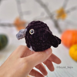 Tiny Crochet Crow Pattern: Halloween Amigurumi Keychain (PDF File) - Etsy