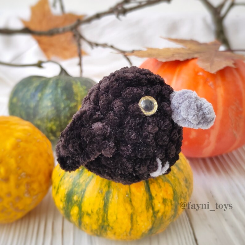 Tiny Crochet Crow Pattern: Halloween Amigurumi Keychain (PDF File) - Etsy