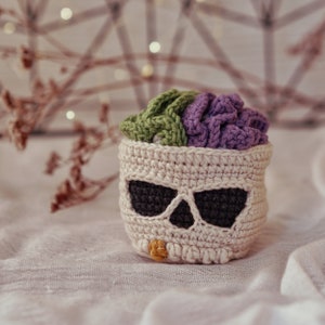 Brainy Skull Coaster Set Crochet Pattern: Halloween Decor, Crochet ...