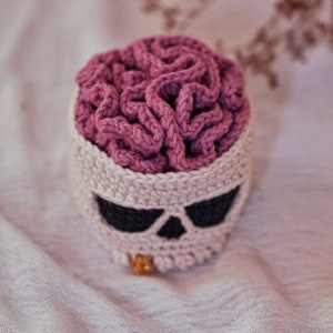 Brainy Skull Coaster Set Crochet Pattern: Halloween Decor, Crochet ...