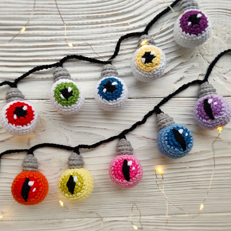 Eyeball Garland CROCHET PATTERN / Crochet Light Bulb Garland - Etsy