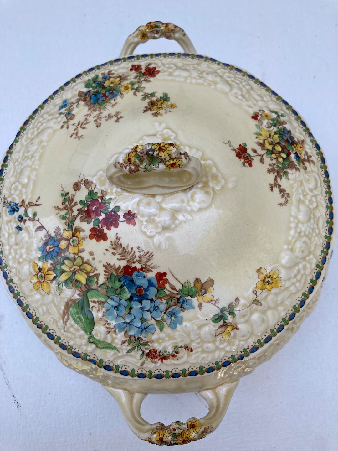 Crown Ducal Vintage Florentine Covered Serving Bowl , Cream With ...