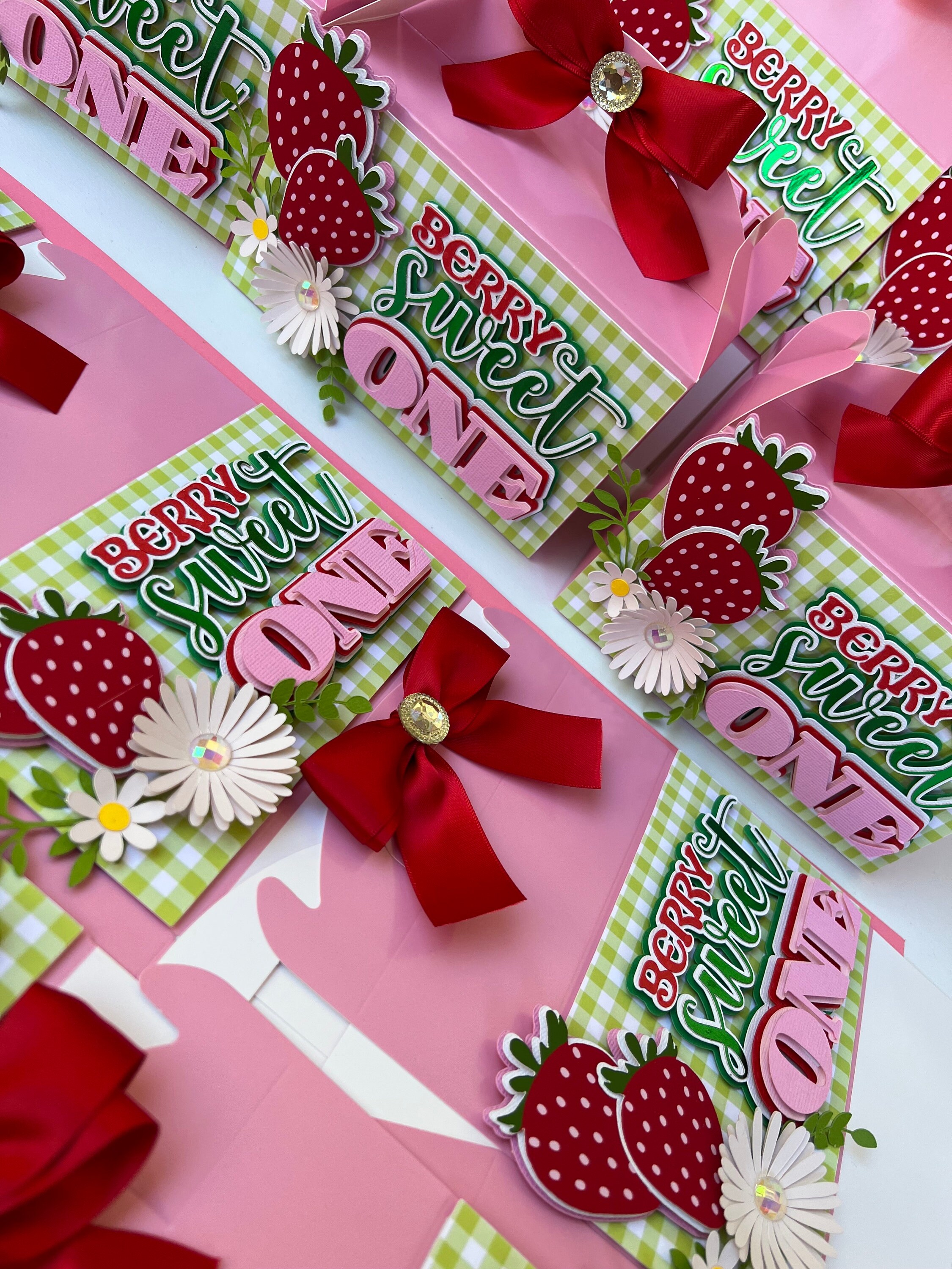 Strawberry Favor Boxes, Gable Box, Daisy Favor Box Birthday, Berry One ...