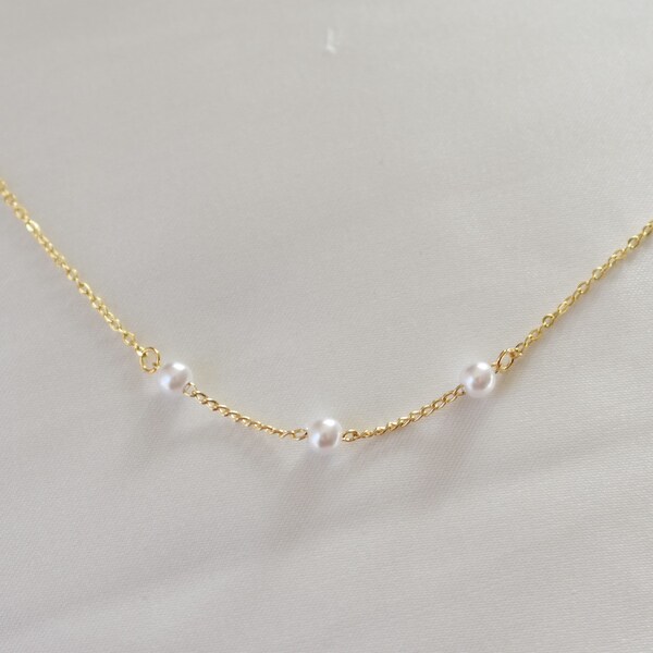 Three Pearl Necklace - Etsy