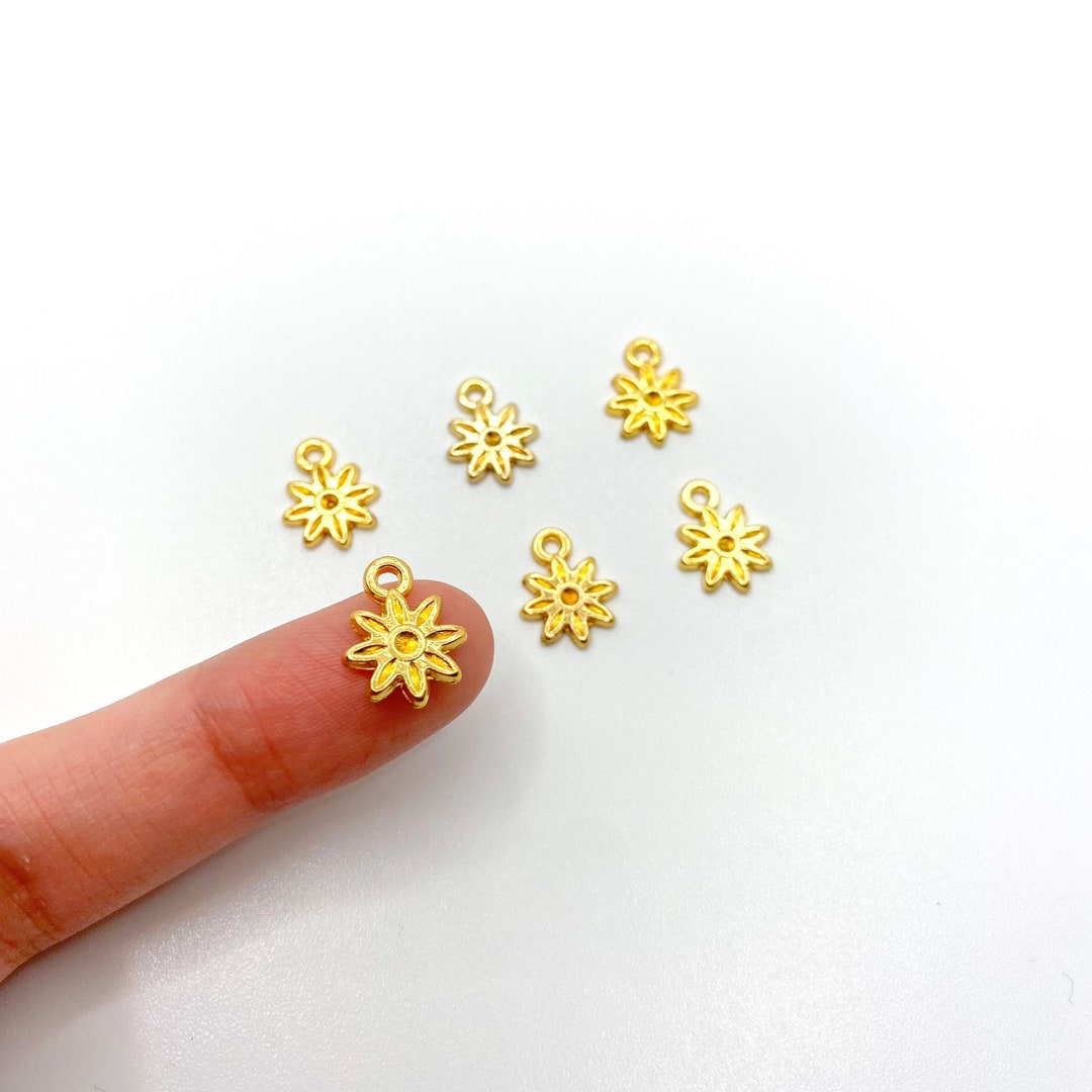 Dainty Gold Flower Charm, Alloy Gold Plated Flower Charm for Jewelry ...