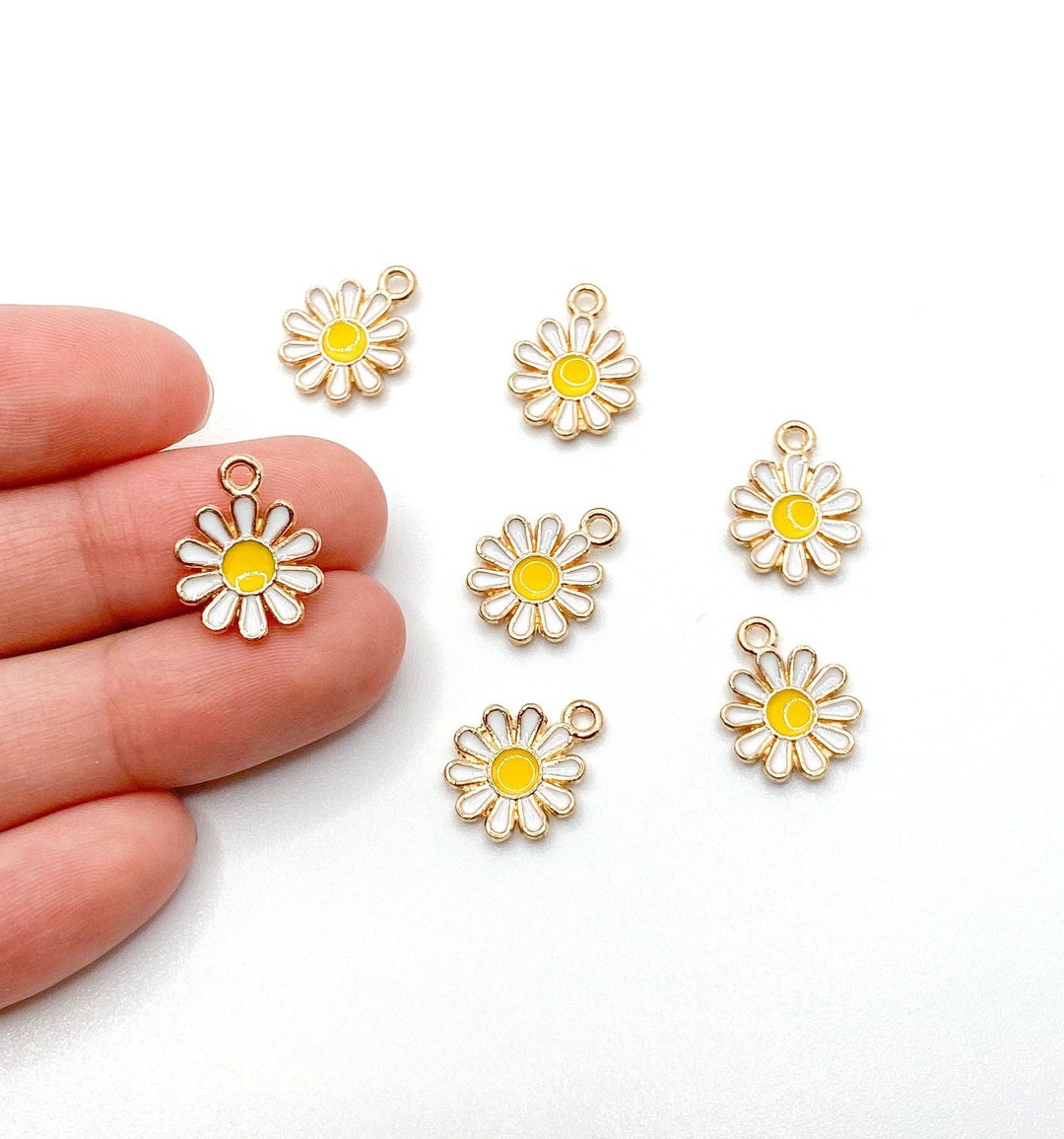 White Dainty Daisy Flower Charm 17mm X 15mm, Enameled Gold Plated Charm ...