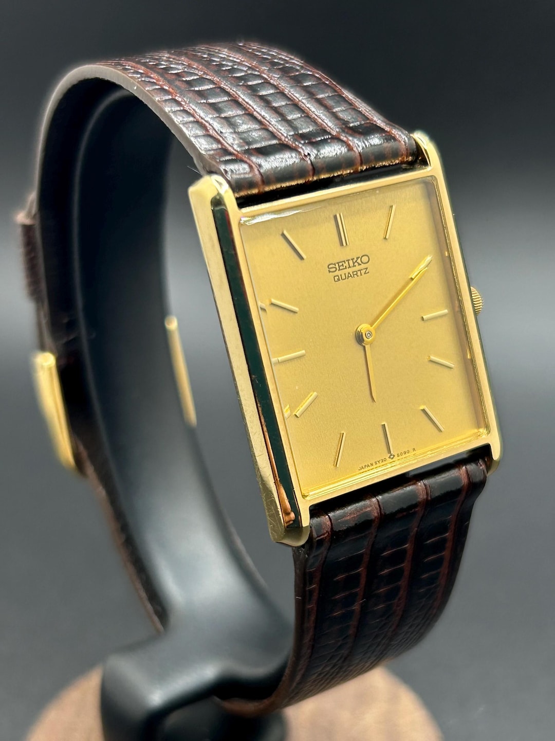 Vintage Seiko 5Y30-5069 Gold Tone Tank Style Minimalist Dial Men’s ...