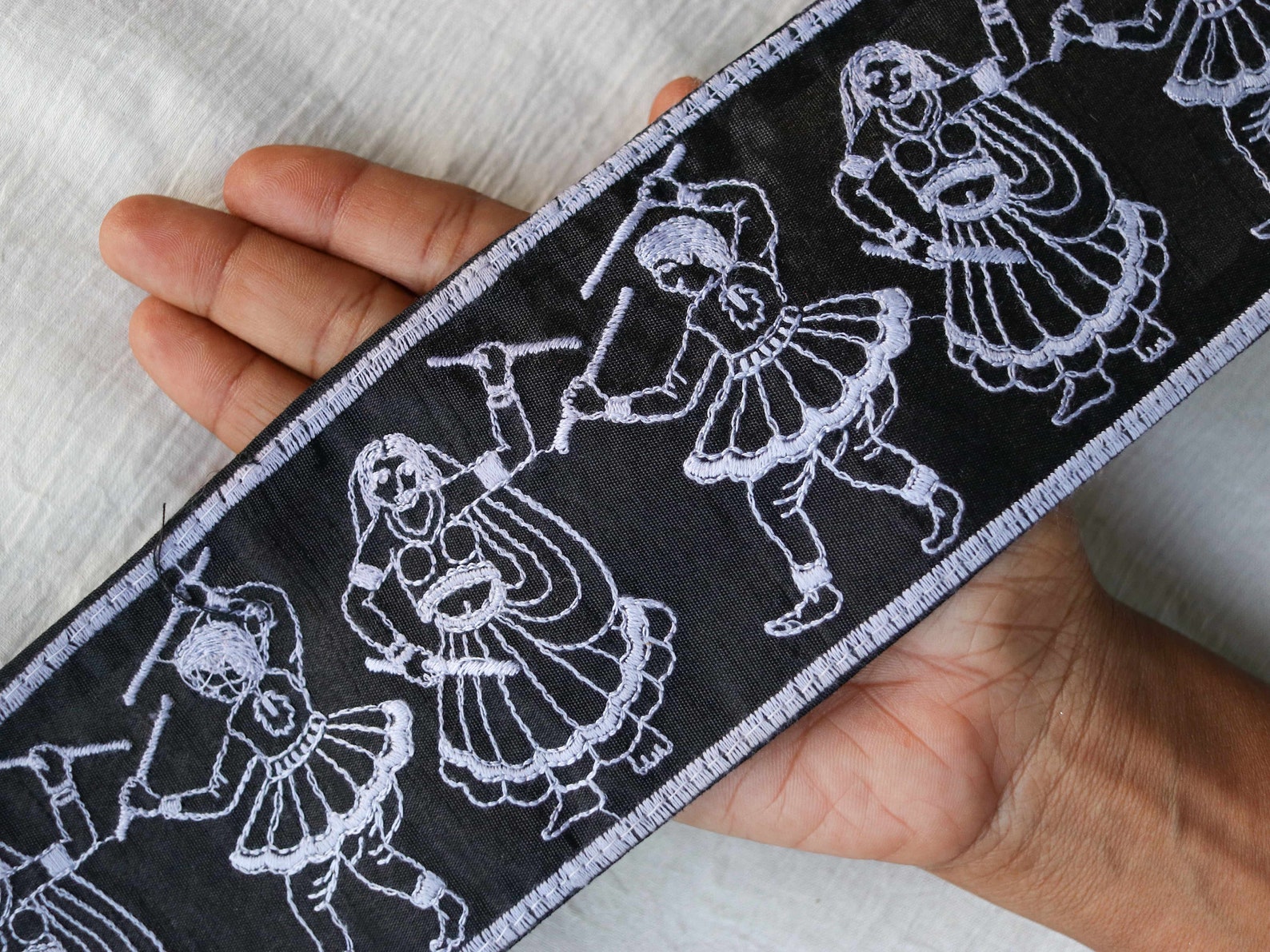Black White Dandiya Embroidered Trim, Kutchi Dancing Festive Lace ...