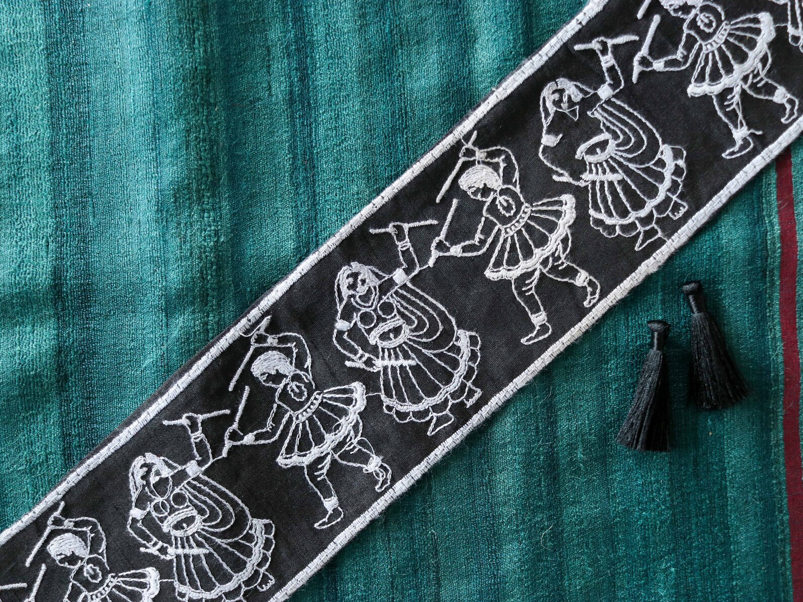 Black White Dandiya Embroidered Trim, Kutchi Dancing Festive Lace ...