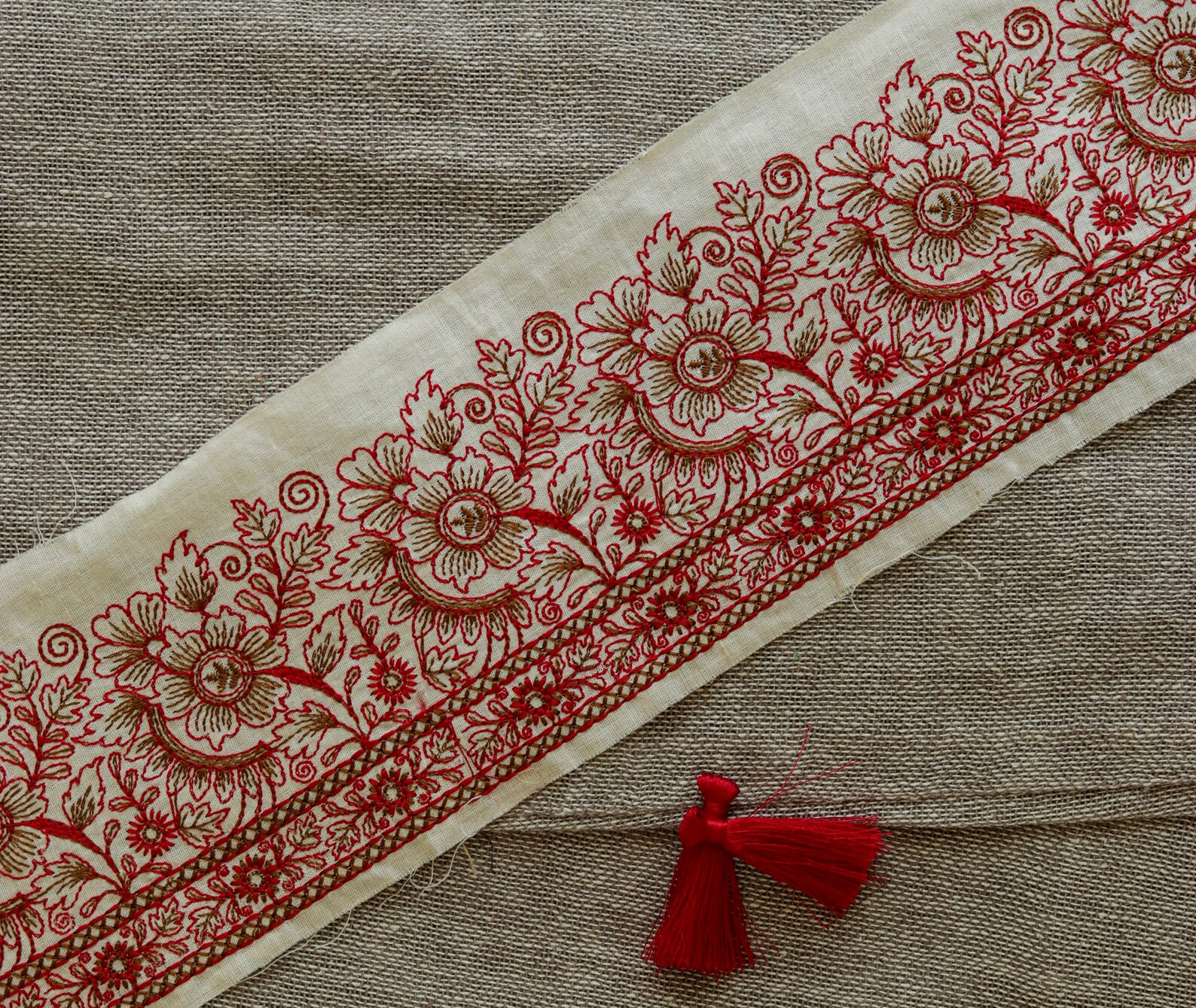 Red White Floral Embroidered Trimwhite Floral | Etsy