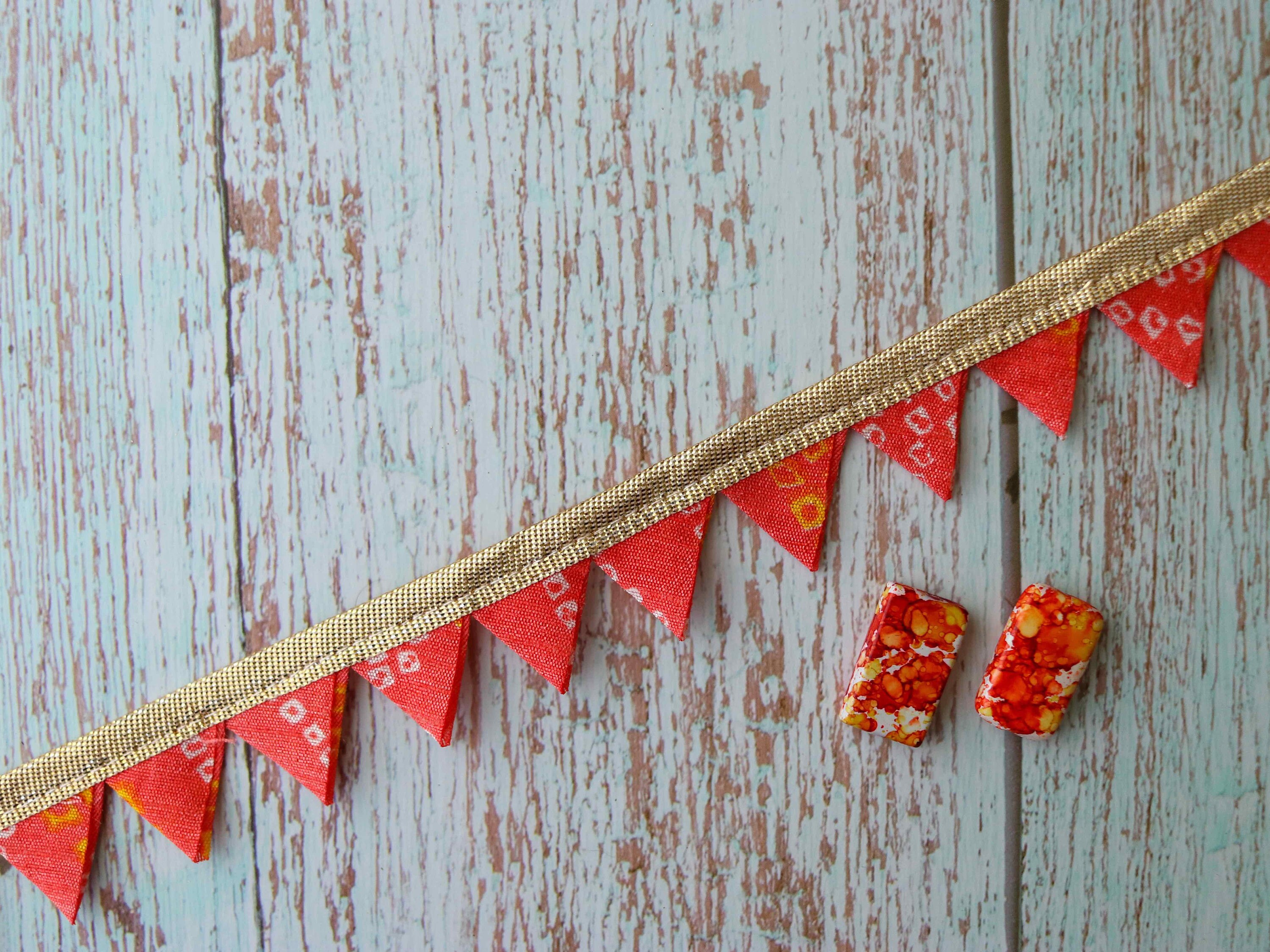 Red Bandhani Triangle Samosa Trim,Tie Dye Bunting Pennant Festive ...
