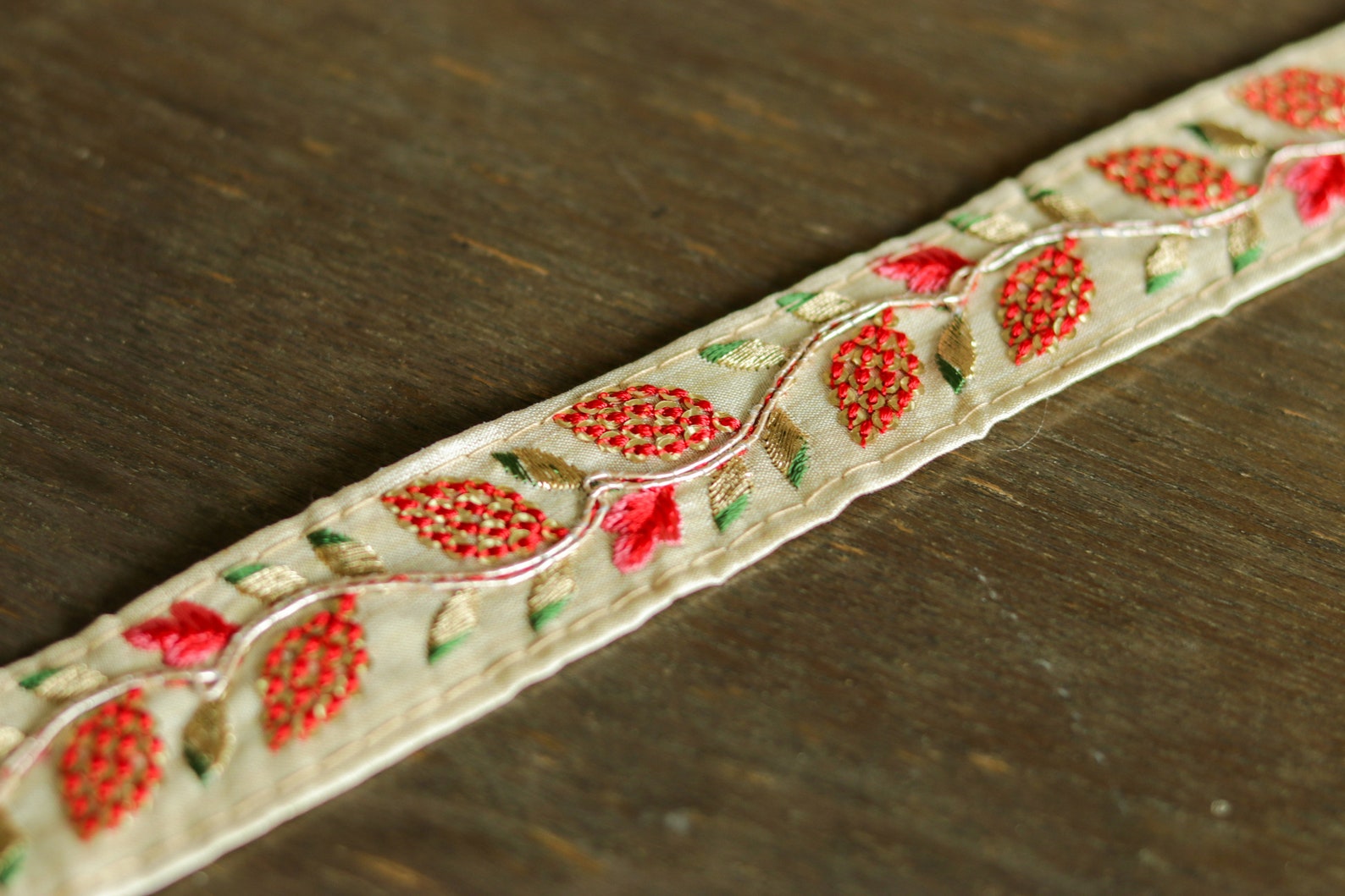 White Red Floral Embroidered TrimWhite Floral BorderFloral | Etsy