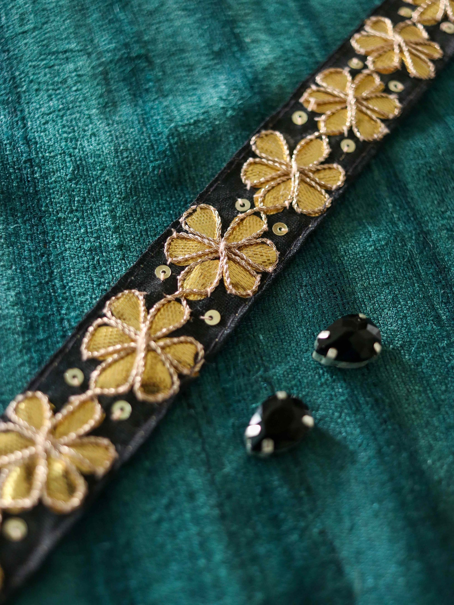Ribete bordado floral de oro negro borde floral gota de oro - Etsy España