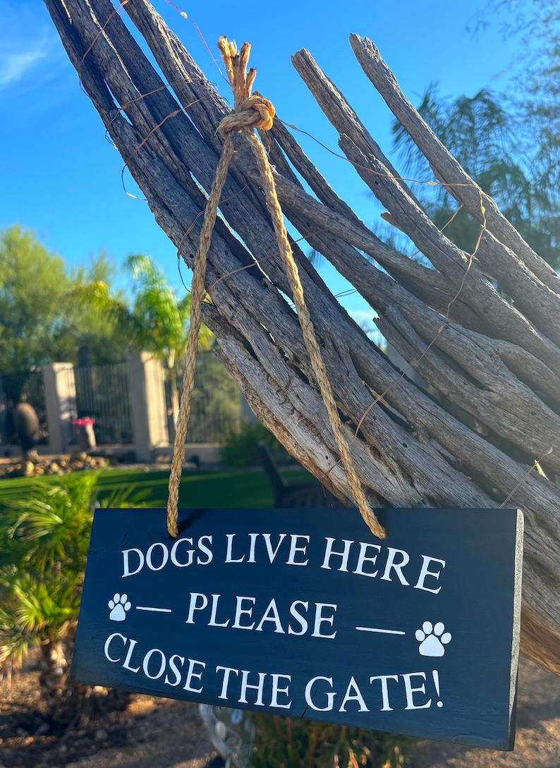 Close the Gate Dog Sign, Pet Safety Sign for Home, Rustic Dog Gate Sign ...