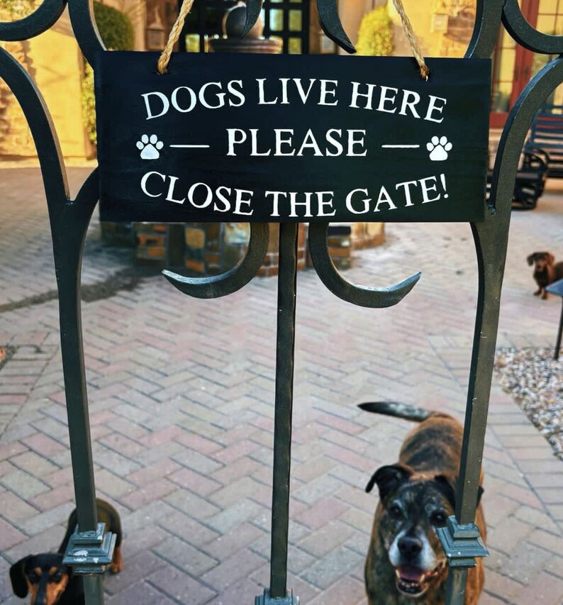 Close the Gate Dog Sign, Pet Safety Sign for Home, Rustic Dog Gate Sign ...