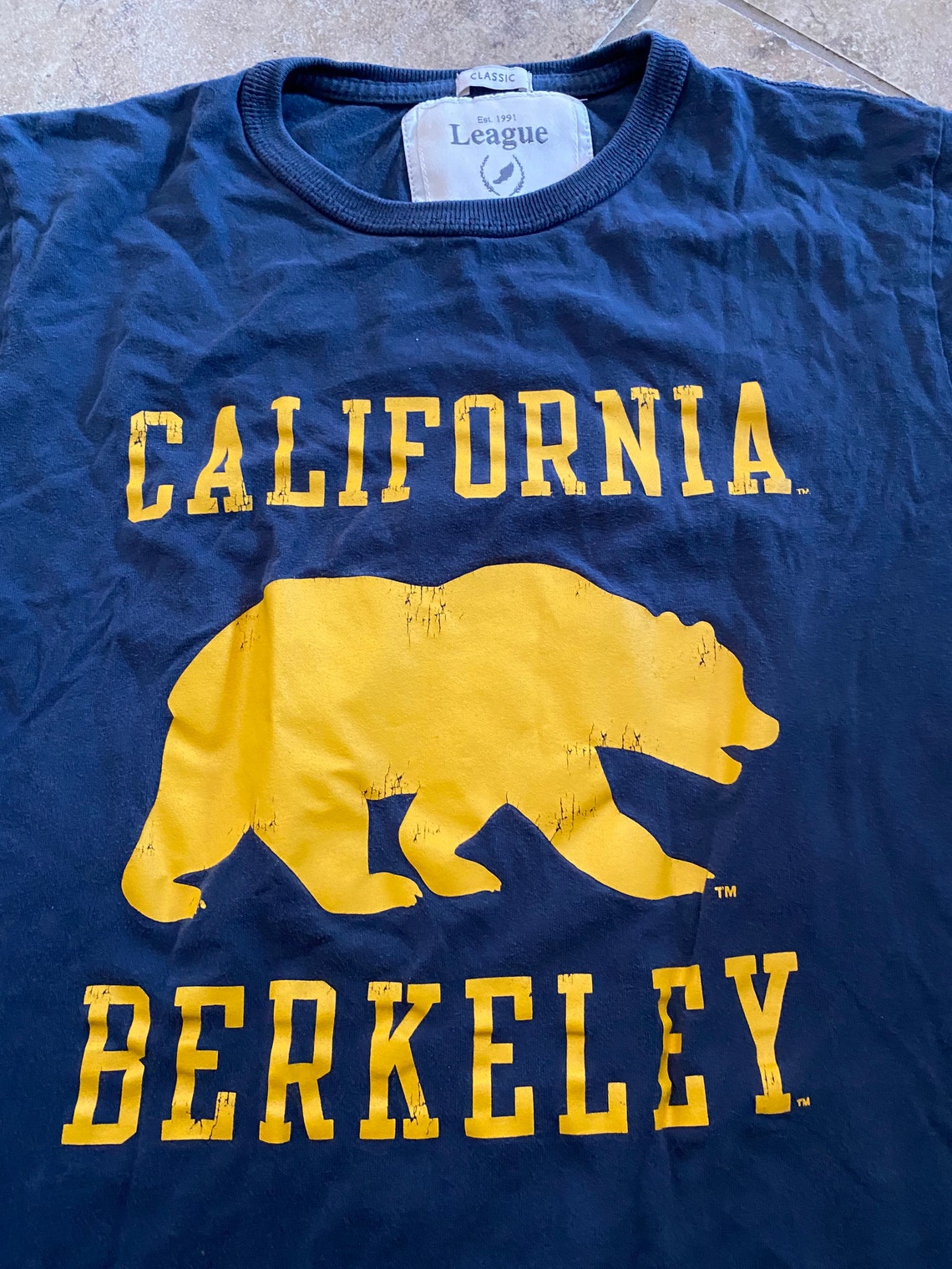 University Of California Berkeley T-Shirt LARGE Short Sleeved | Etsy
