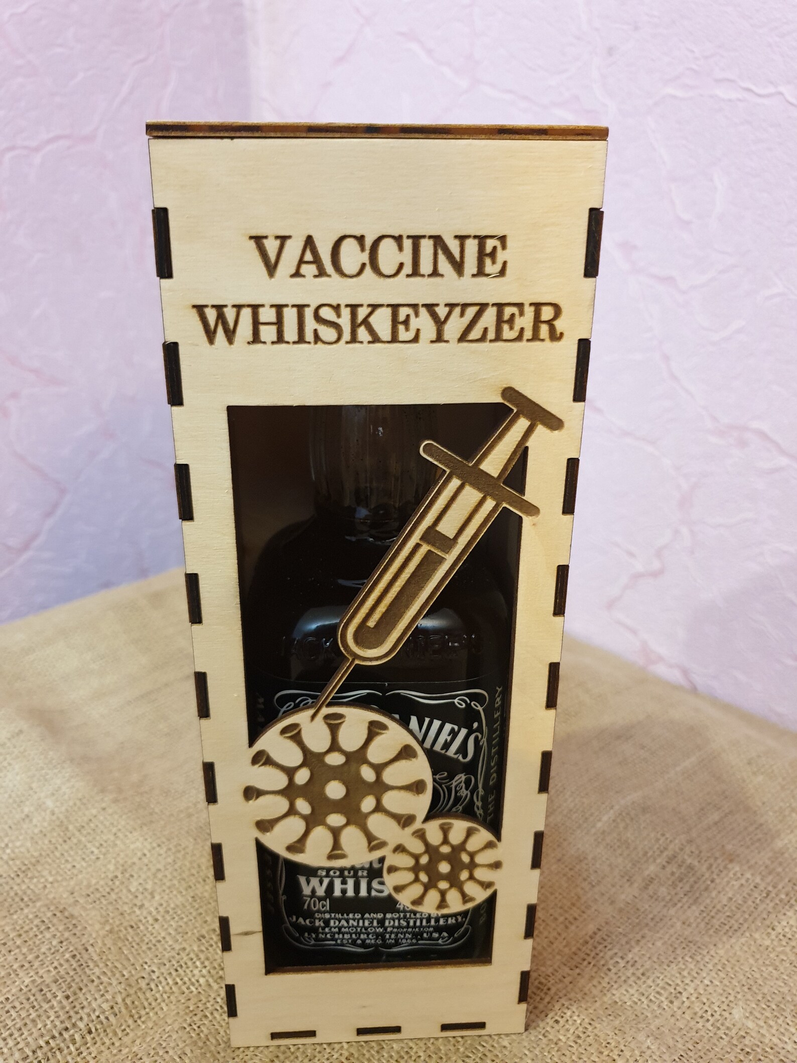 Whiskey Box (whiskeyzer) + Gift Cup Holder (virus). Laser Cut Files SVG ...
