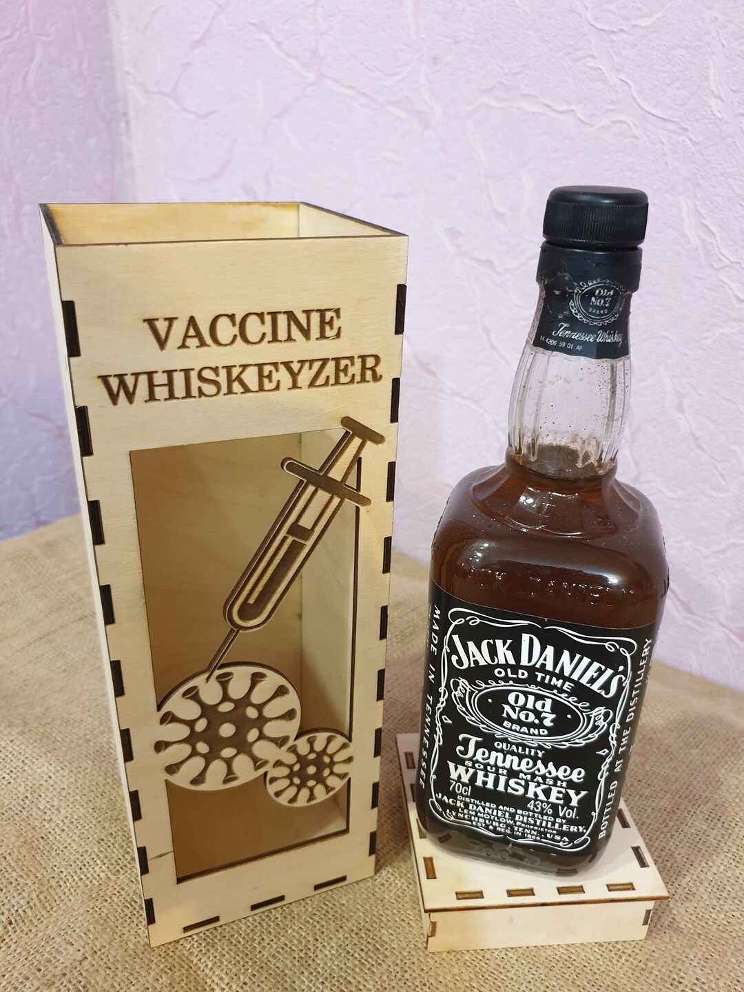 Whiskey Box (whiskeyzer) + Gift Cup Holder (virus). Laser Cut Files SVG ...