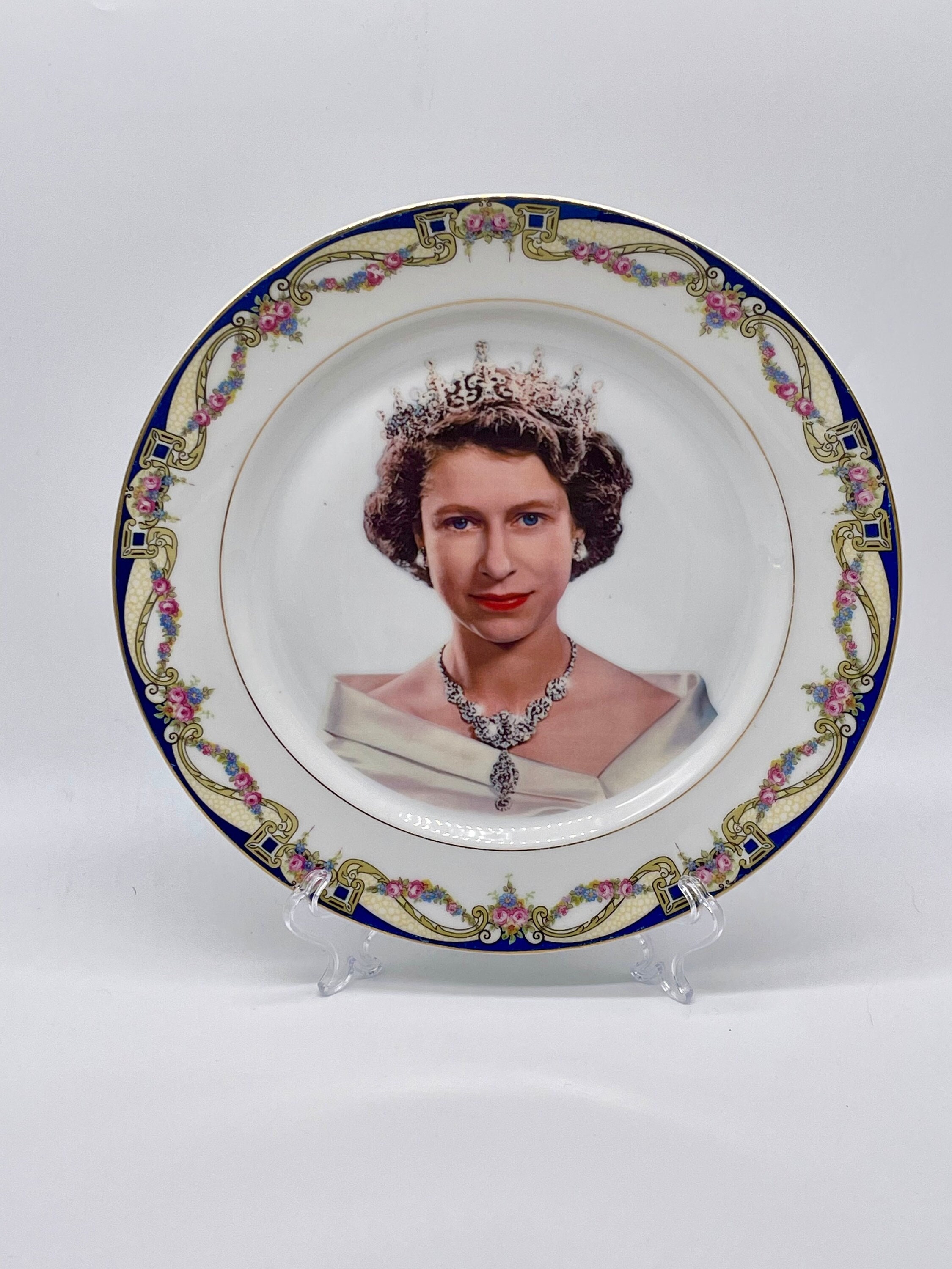 Queen Elizabeth II Repurposed Vintage Plate - Etsy